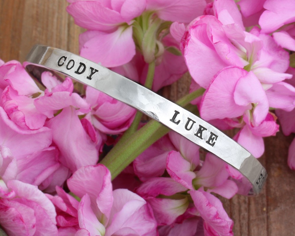 Personalized Family Bracelets with Names - Silver | Nelle & Lizzy